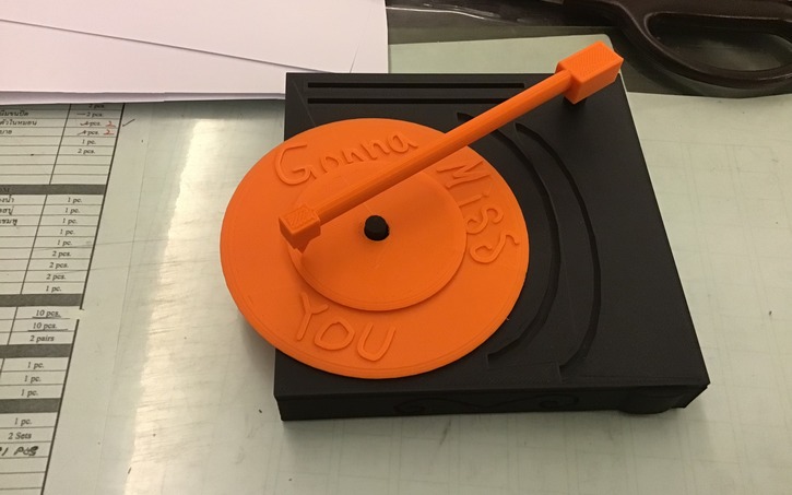 3D design Record player and record - Tinkercad